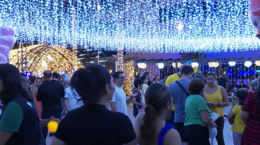 Saiba que horas acendem as luzes da decoração natalina do Palácio Rio ...
