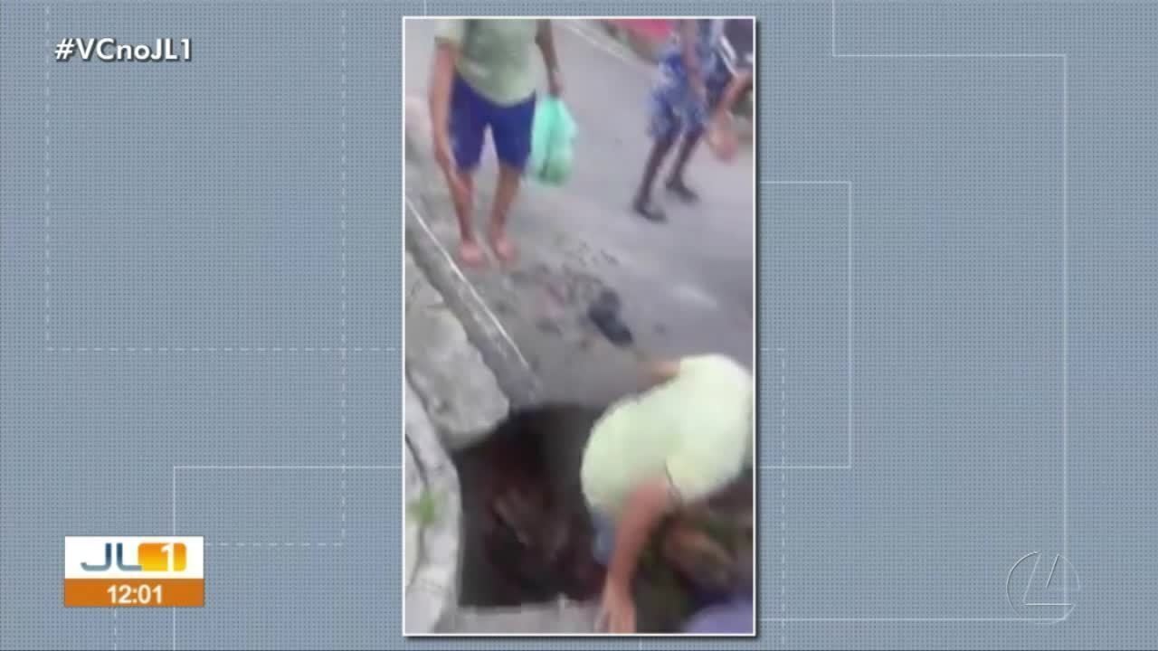 Idoso cai em cratera em passagem do bairro do Marco; moradores denunciam descaso | Pará | G1