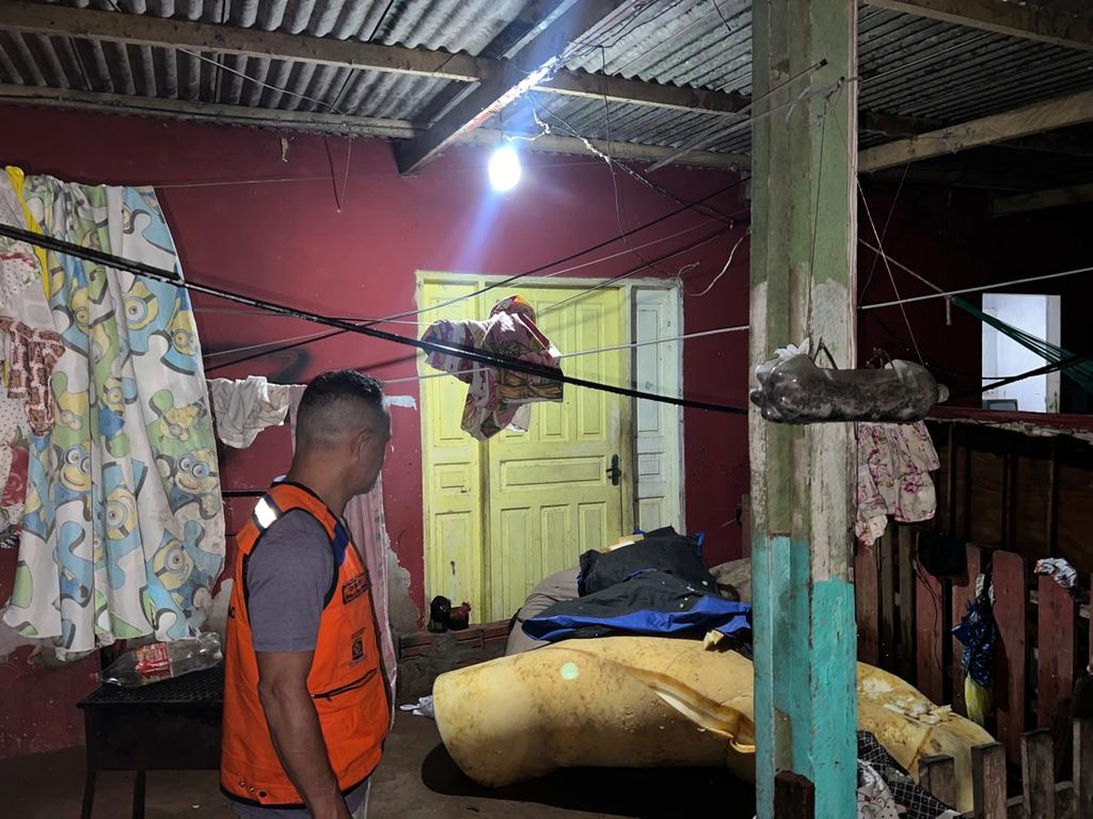 Defesa Civil Segue Em Atendimento A Bairros Atingidos Por Enxurrada Em