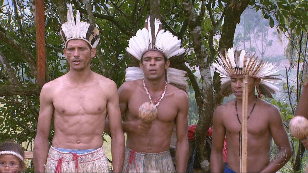 Representantes da Funai visitam índios da tribo Kiriri que ocuparam ...