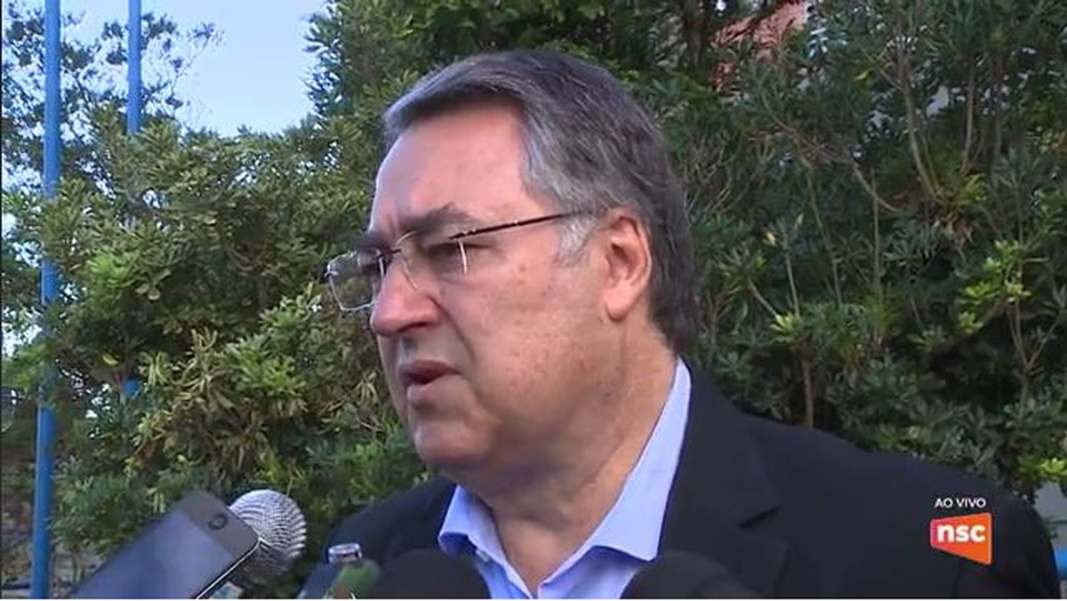 Governador de SC, Raimundo Colombo anuncia transição e diz que deixa o ...