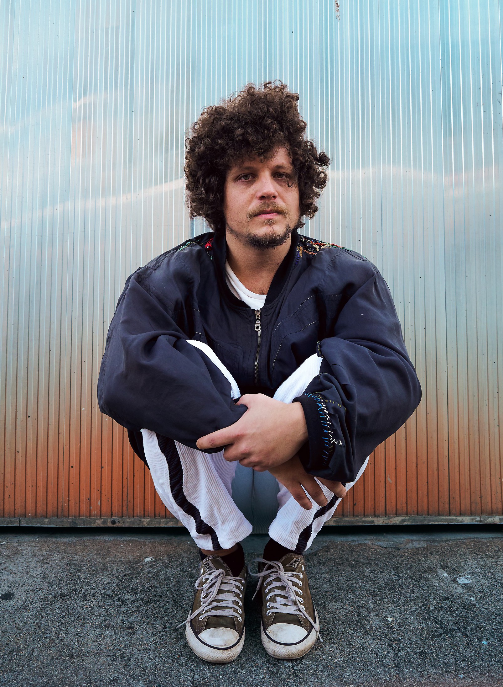 Chico Chico lança no fim de outubro o álbum solo ‘Let it burn / Deixa ...