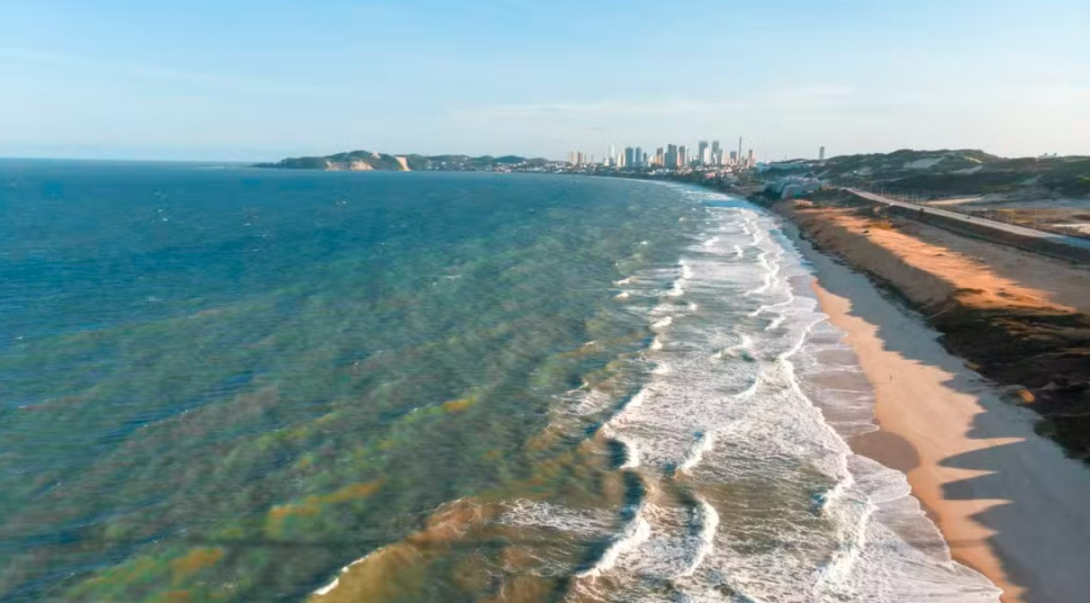MPF pede suspensão de licenças para construções na Via Costeira | G1