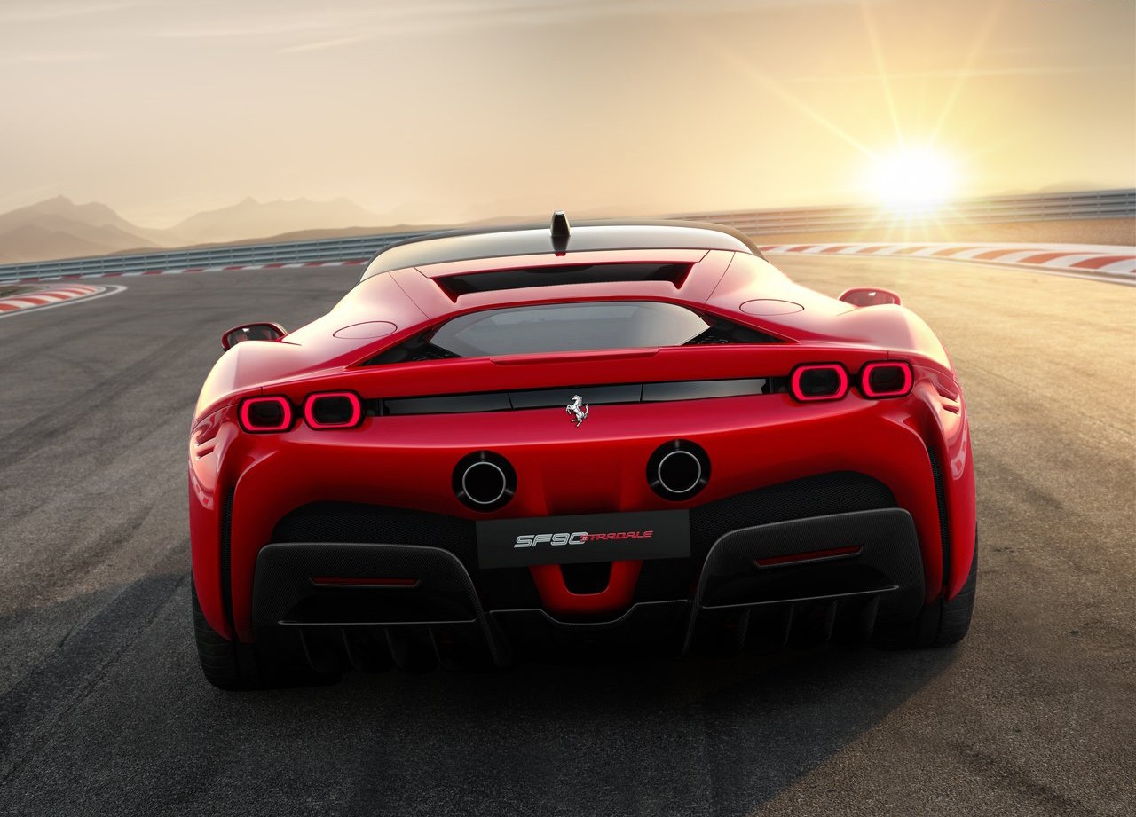Nome de F1 e corpo com titânio: como é a Ferrari de R$ 4 milhões ...