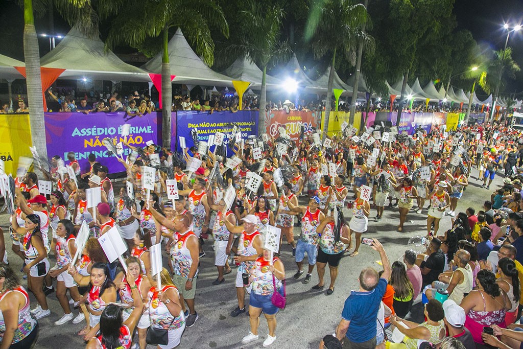 Maior do Centro-Oeste: Carnaval de Corumbá 'arrasta' multidão de ...