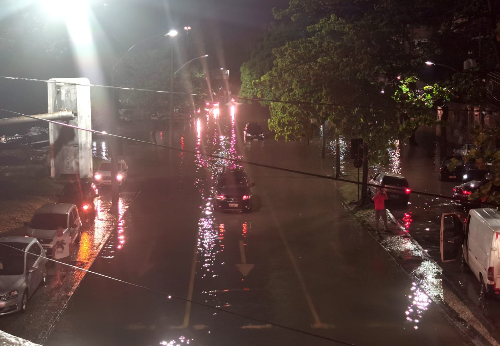 Temporal alaga ruas no Rio, e previsão é de chuva até terça-feira | Rio ...