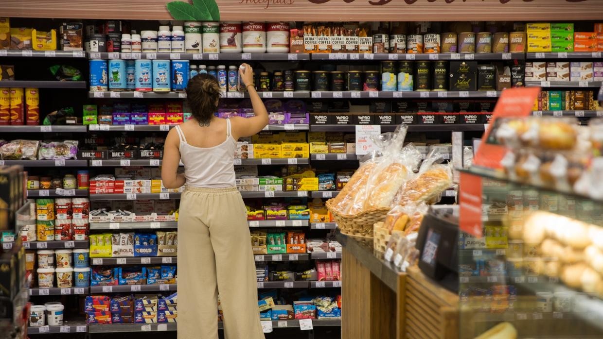 Lei proíbe abertura de grandes supermercados aos domingos em Ubá | G1