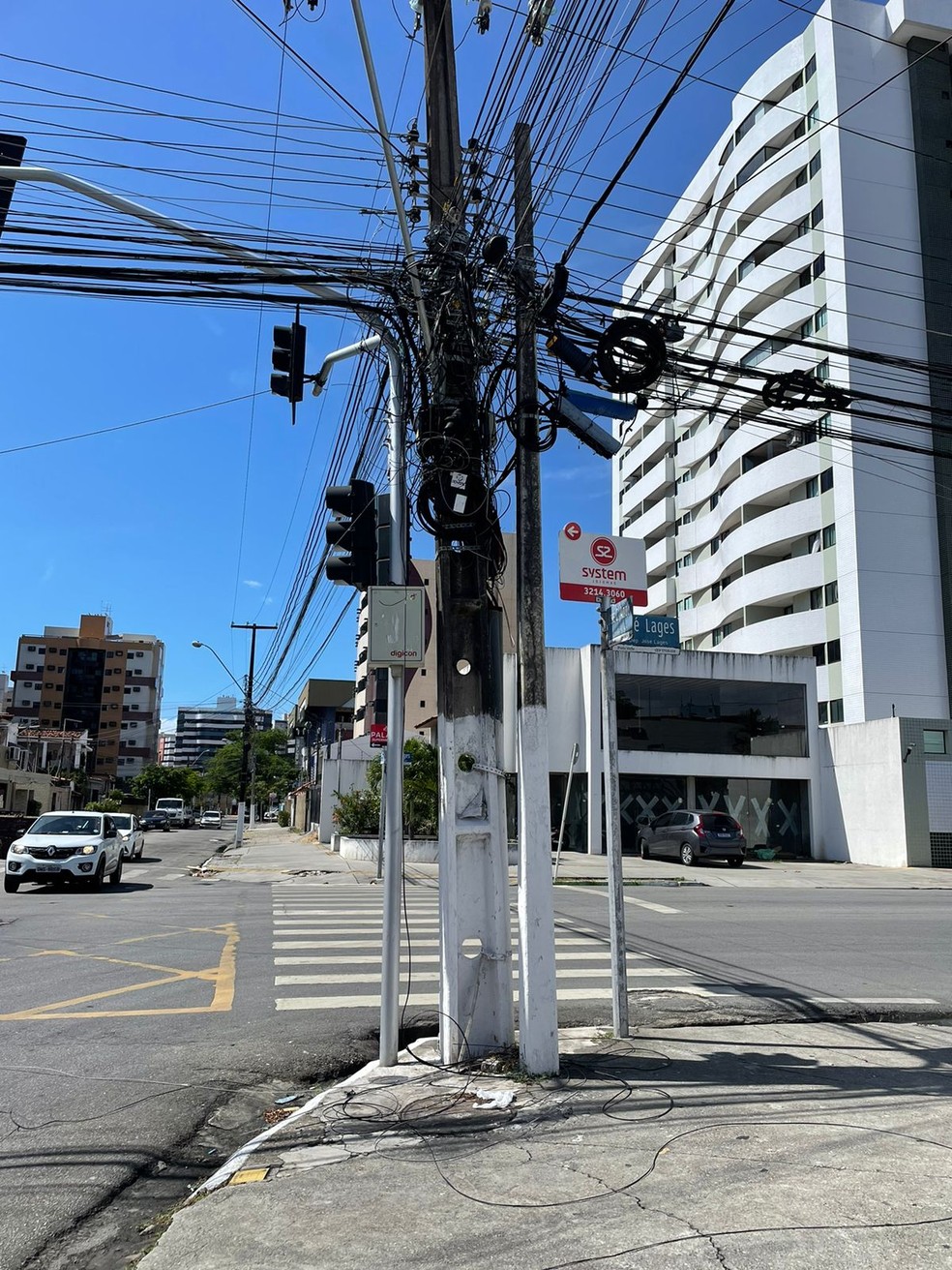 Data Center De Fios Emaranhados Um Emaranhado Que Enfeia A Cidade De