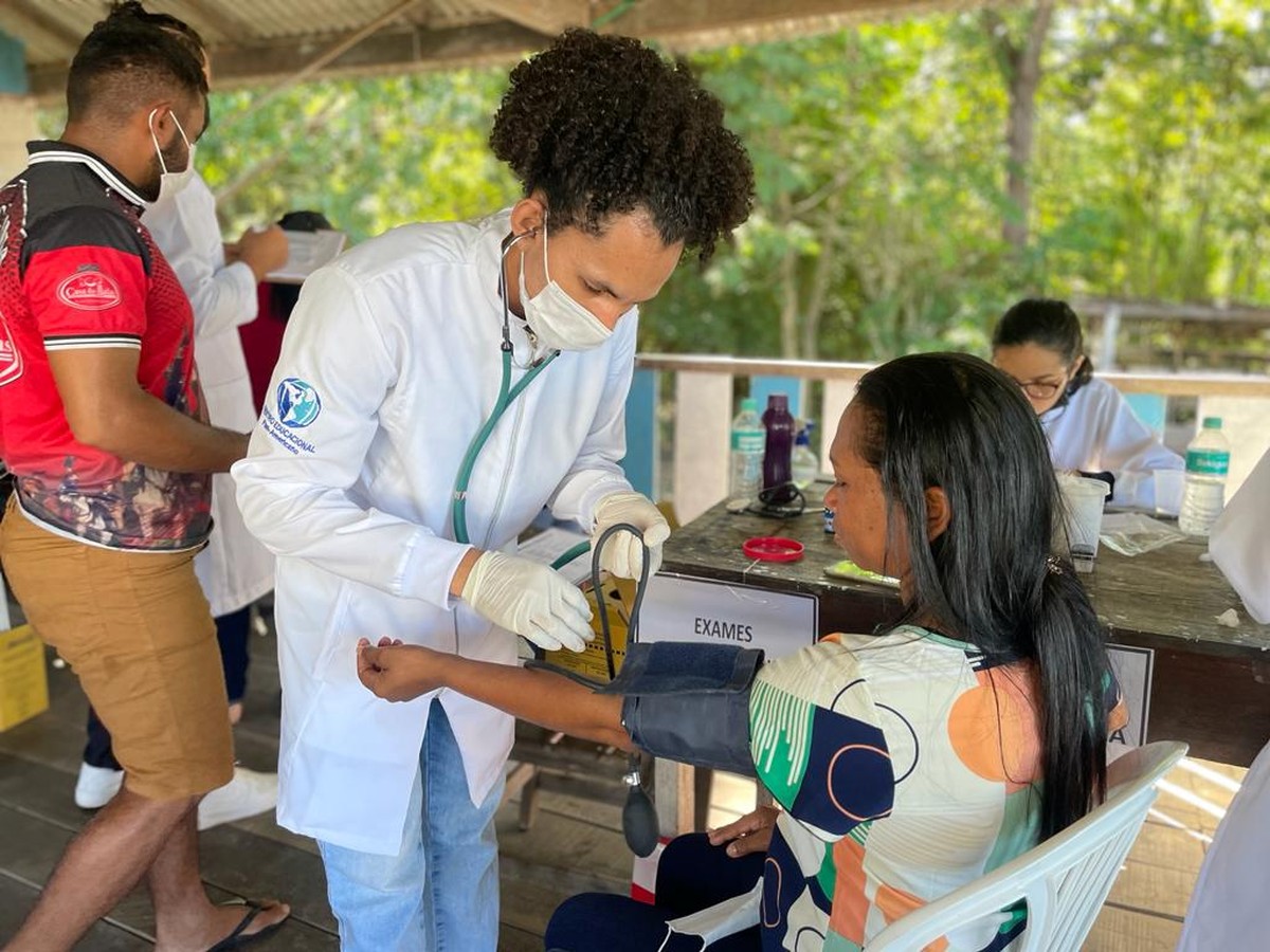 Moradores de comunidades ribeirinhas de Alenquer recebem atendimento no ...