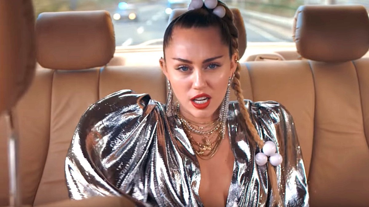Miley Cyrus volta à ousadia e une passado e futuro no country rebelde ...
