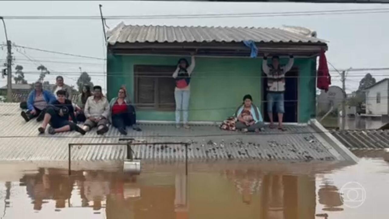 Um mês de enchentes no RS: veja cronologia do desastre que atingiu 471 ...
