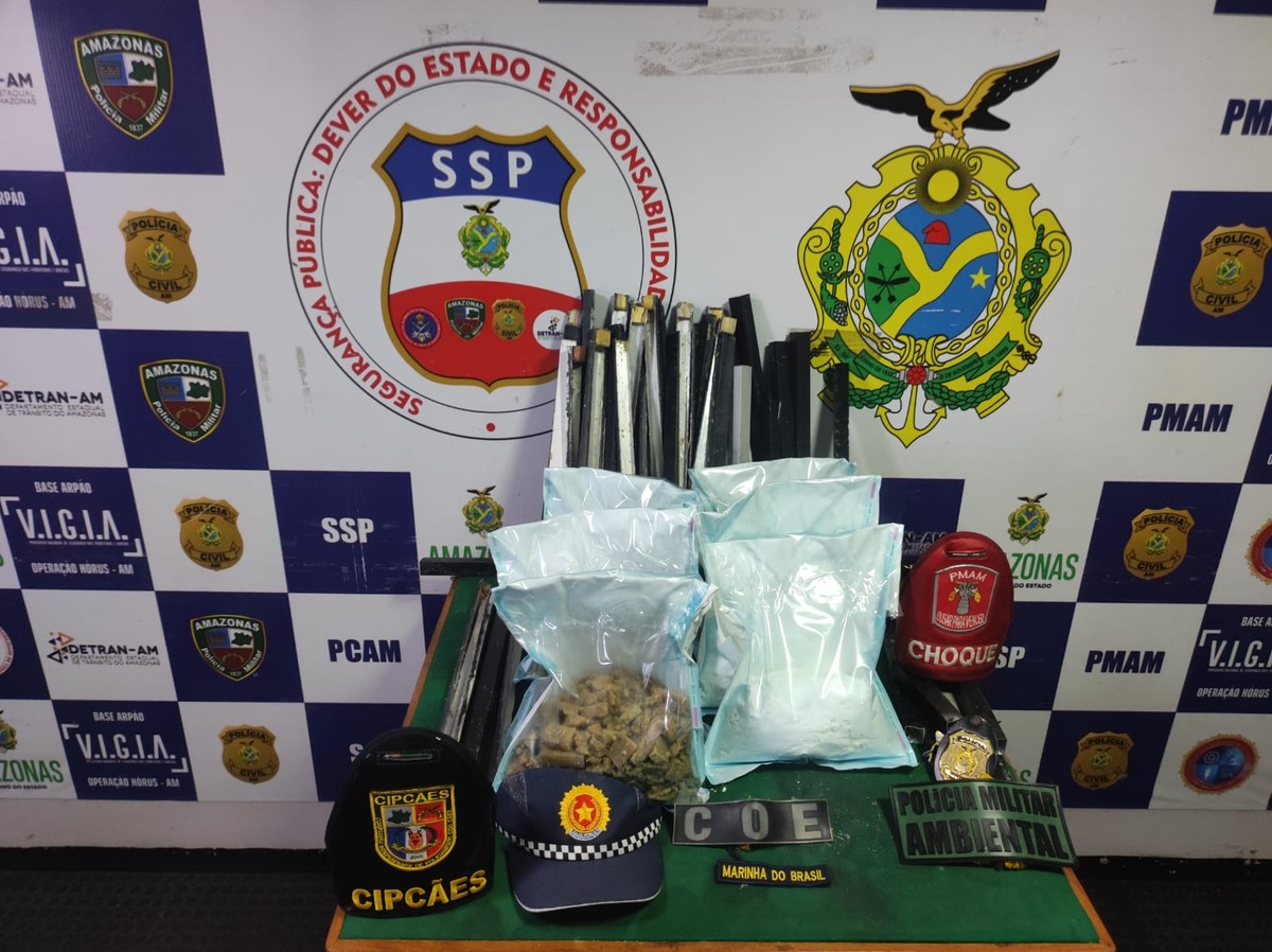 Polícia Apreende Cerca De 12 Kg De Drogas Escondidos Dentro De