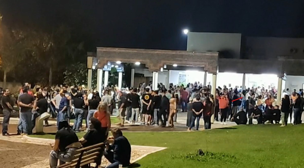 Corpos De Jovens Mortas Em Batida Frontal Em Rodovia São Enterrados Em