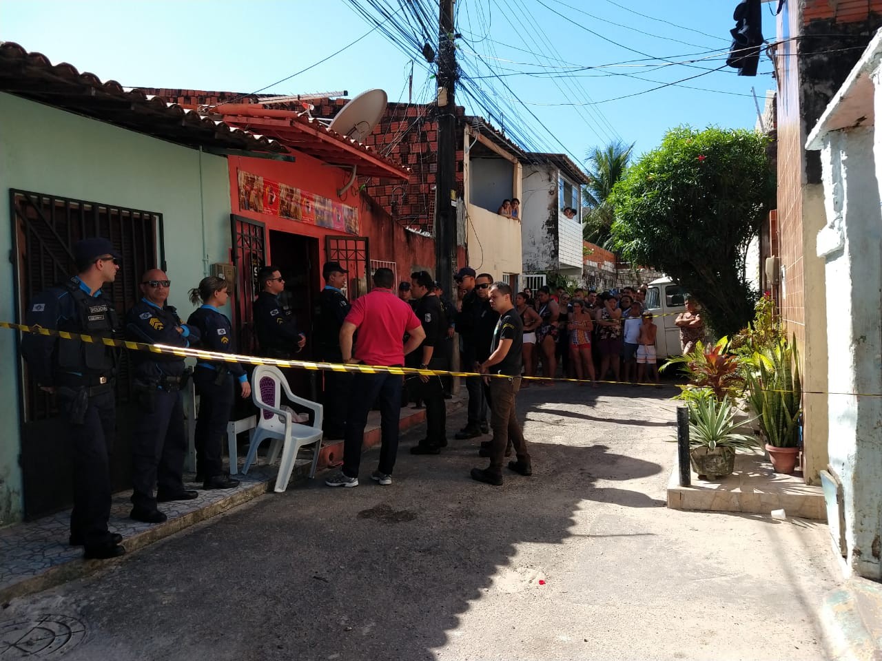 Homem é morto com nove tiros na frente da mãe e da esposa em Fortaleza ...