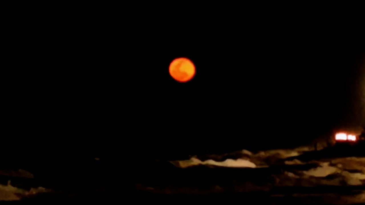 Entenda o fenômeno da 'Lua Cheia Vermelha' que chamou a atenção no céu ...