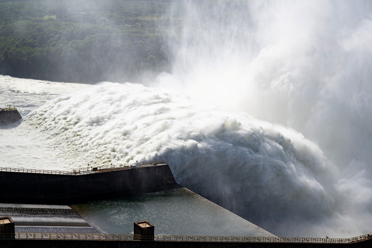 Comportas do vertedouro de Itaipu Binacional são reabertas após 12 dias ...