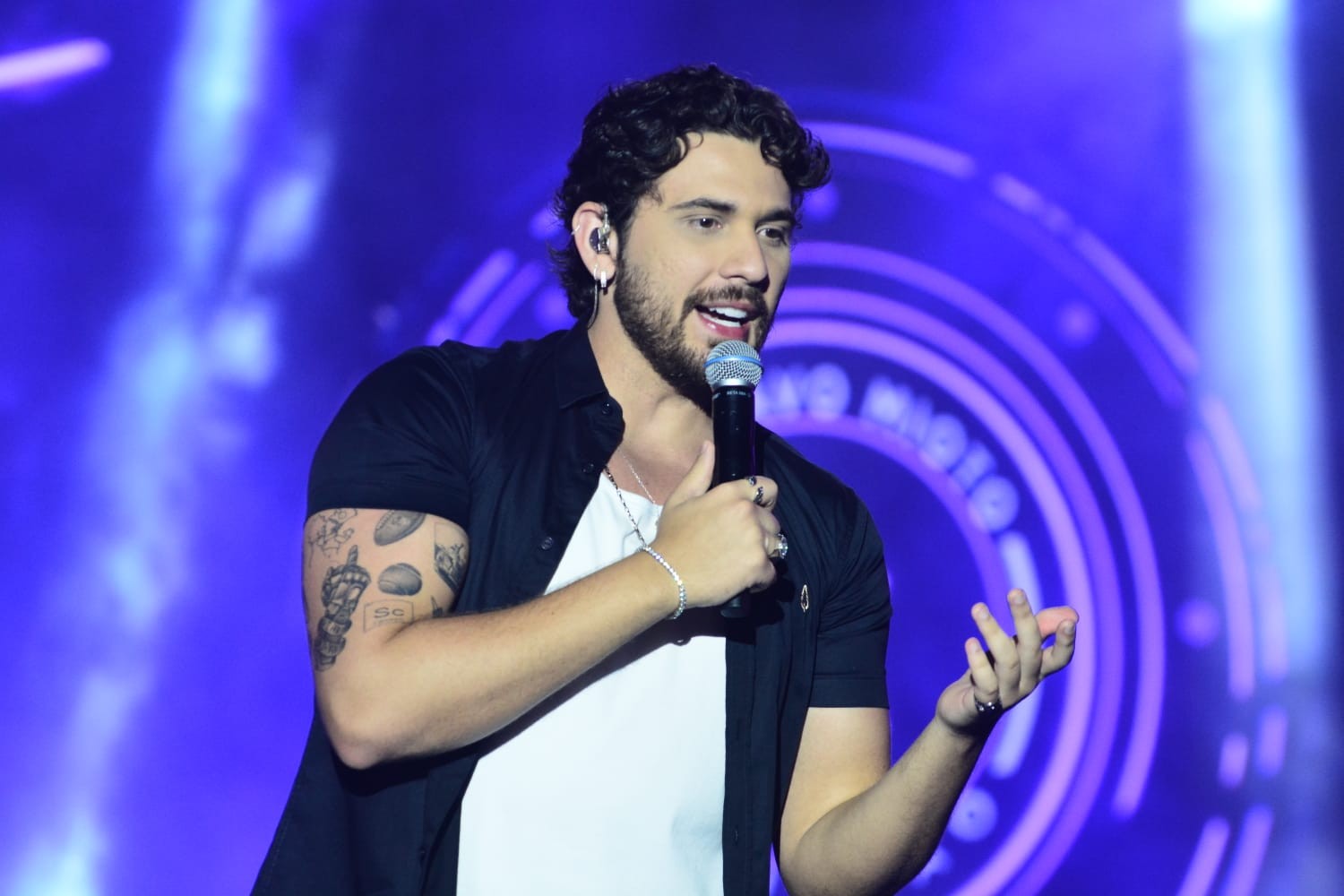 Gustavo Mioto se apresenta no Viva+ São Roque neste sábado | G1