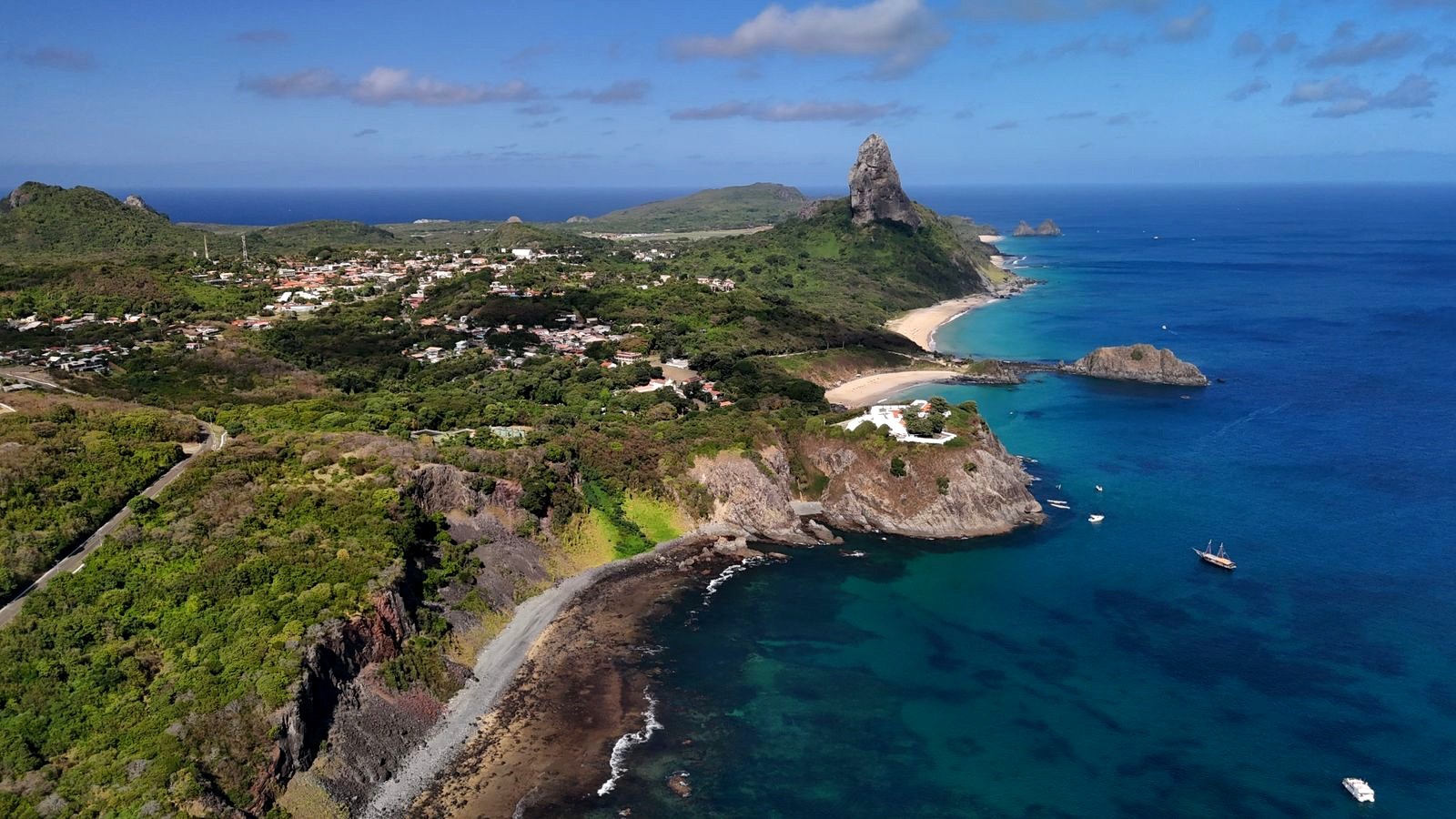 Tubulação rompe e compromete abastecimento de água em Noronha | G1