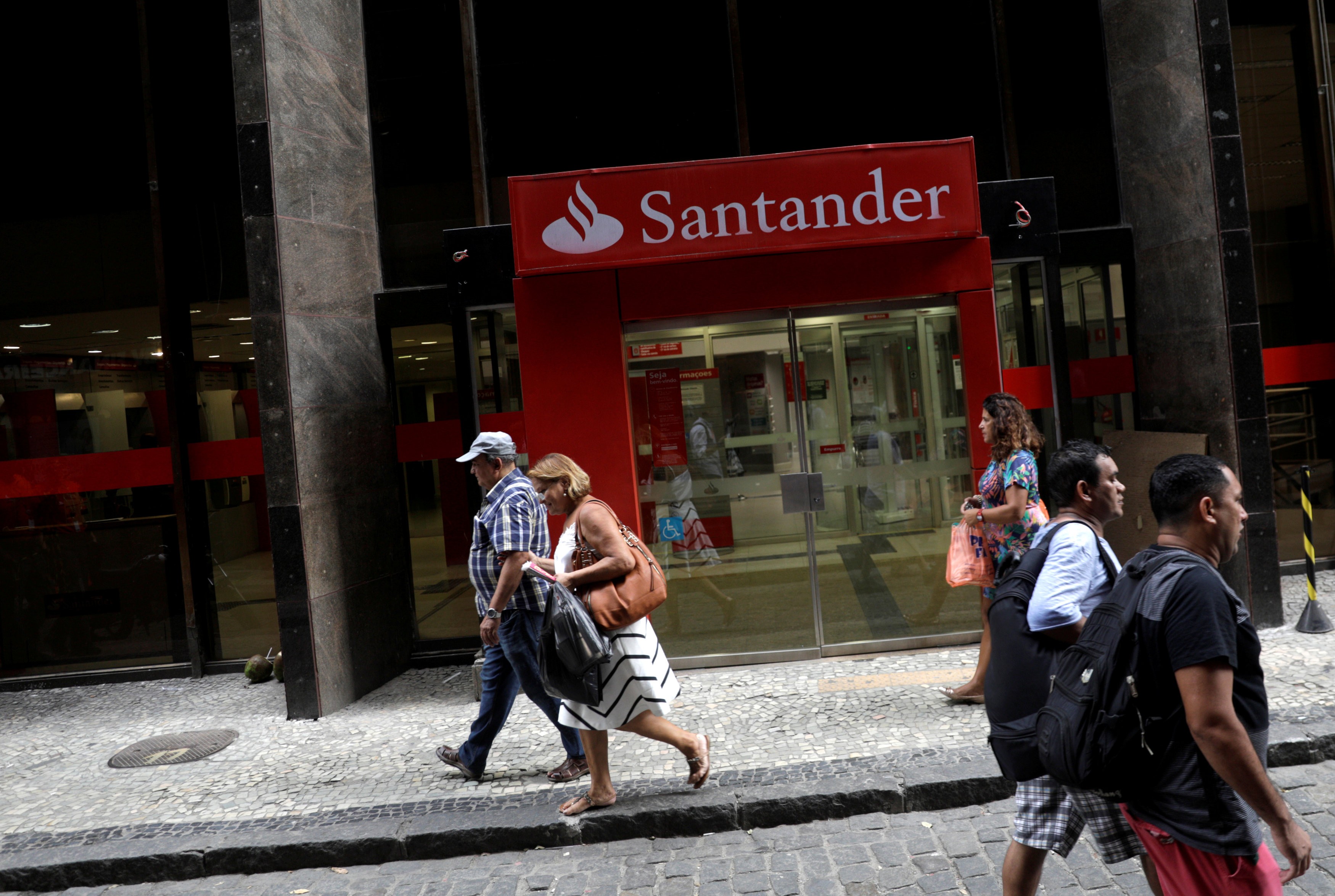 Santander tem lucro de R$ 4,1 bilhões no 2º trimestre, alta de 102% em ...