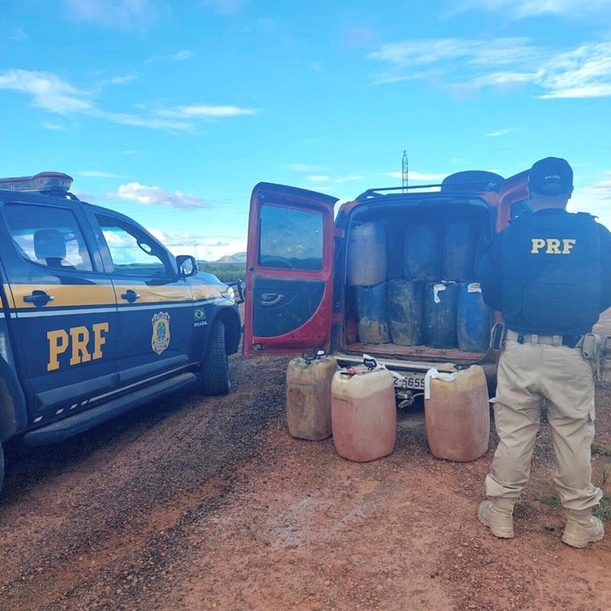 PRF apreende mais de 1,5 mil litros de combustíveis transportados de ...