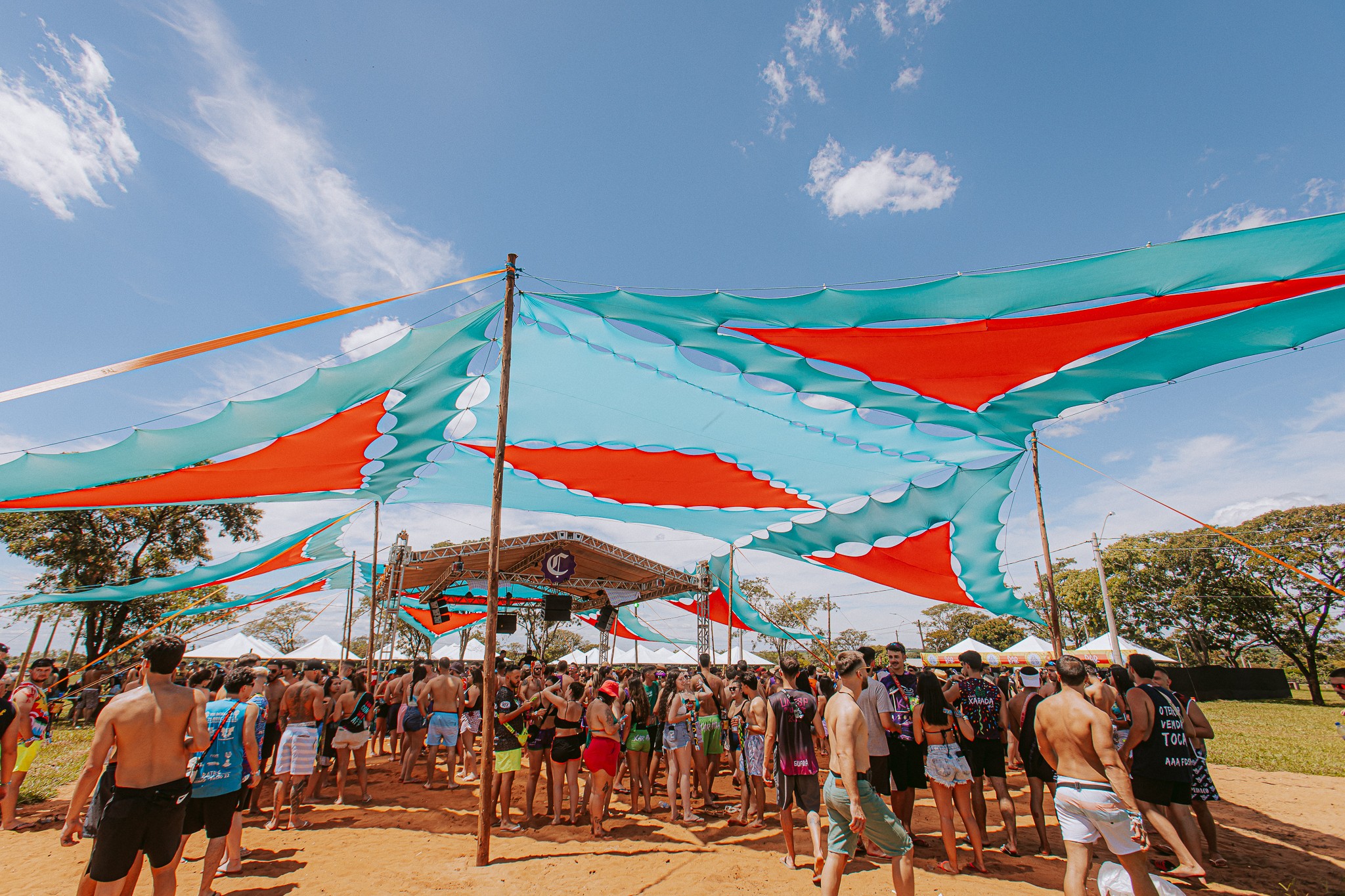 Bloquim 2024: Péricles e Tchakabum agitam folia de carnaval em Barretos ...