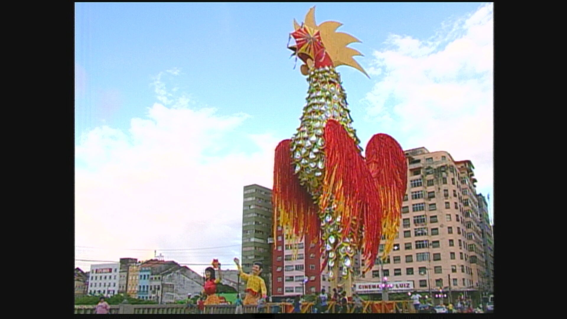 Tradição do carnaval do Recife, Galo Gigante comanda festa há 29 anos ...