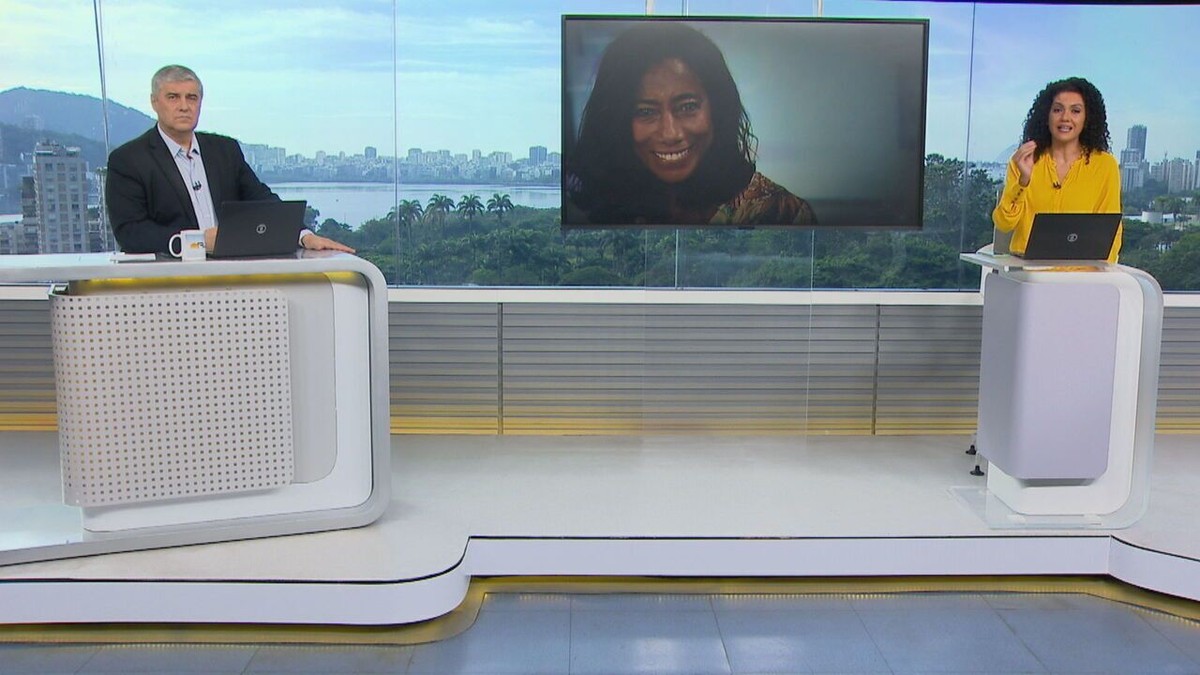 Jornalista Ana Paula Santos se emociona ao lembrar da ajuda que recebeu ...