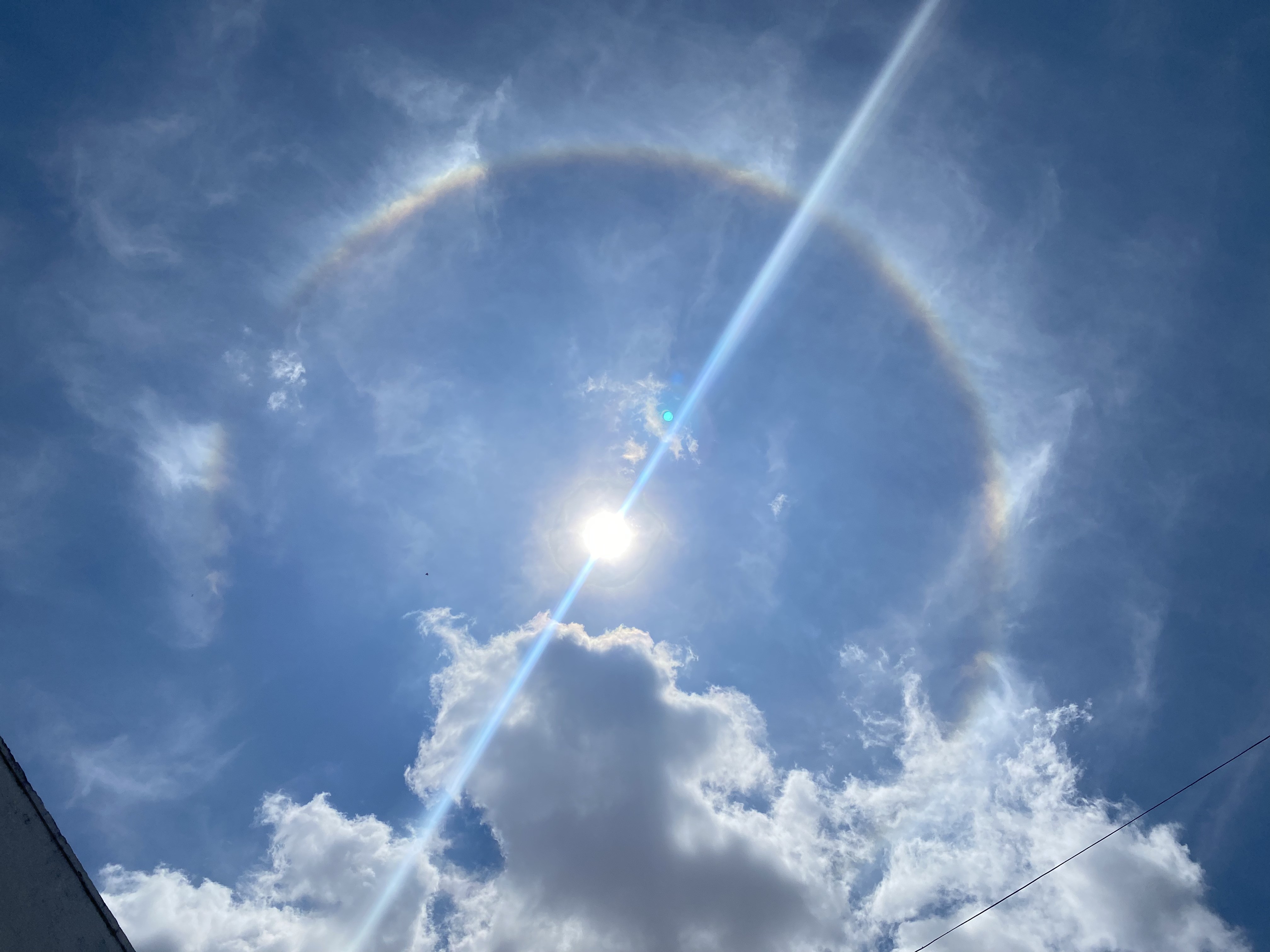 Halo solar: 'anel' que se forma ao redor do sol chama a atenção em ...