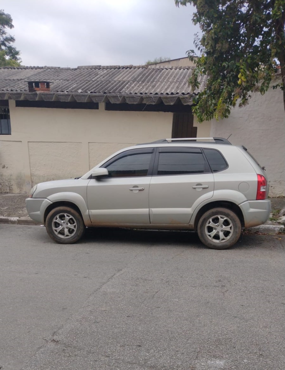Câmera flagra casal abandonando carro de professora encontrada morta na ...