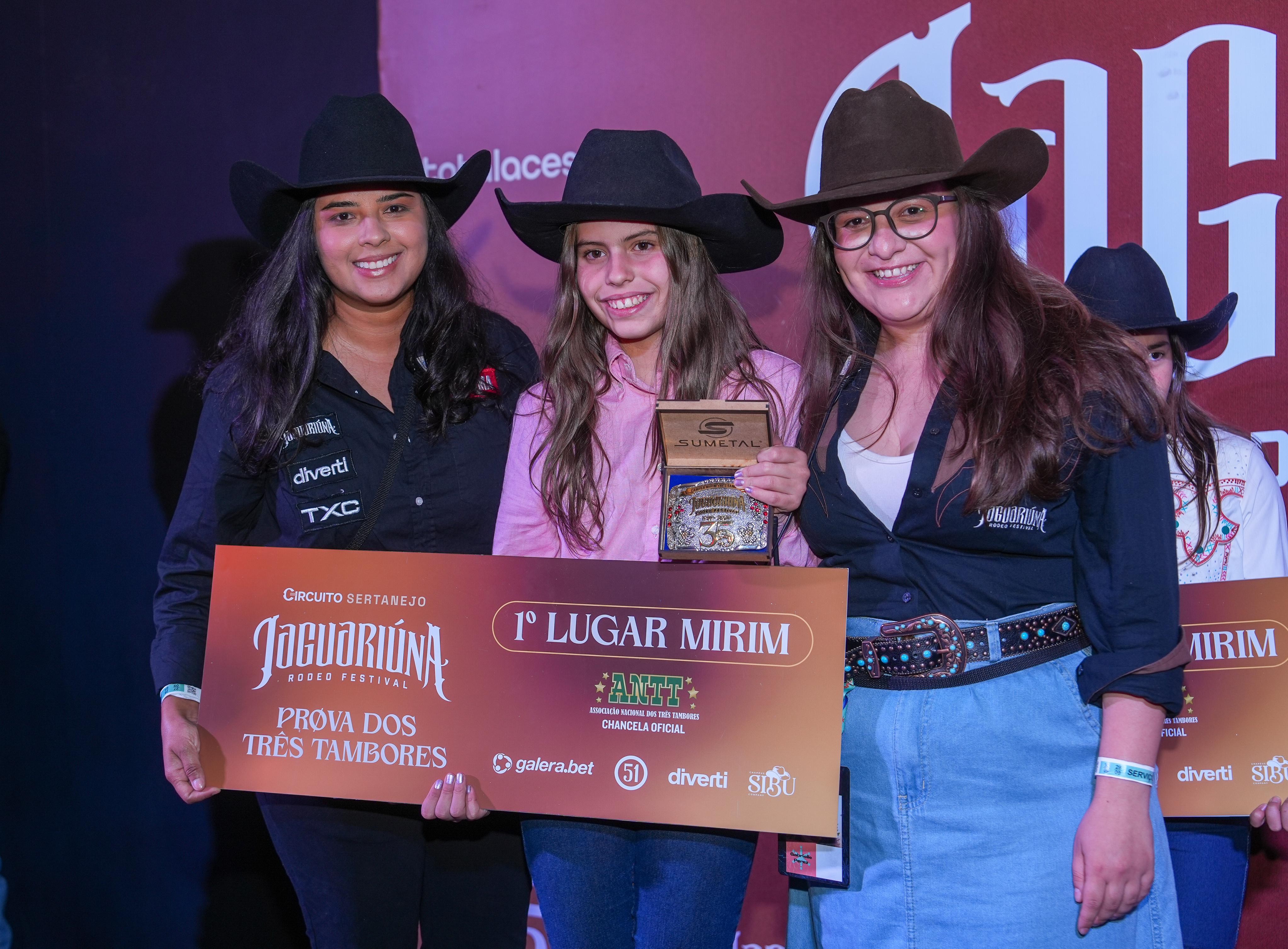 Keila Mendonça e time Cowboys vencem provas de montaria do Jaguariúna ...