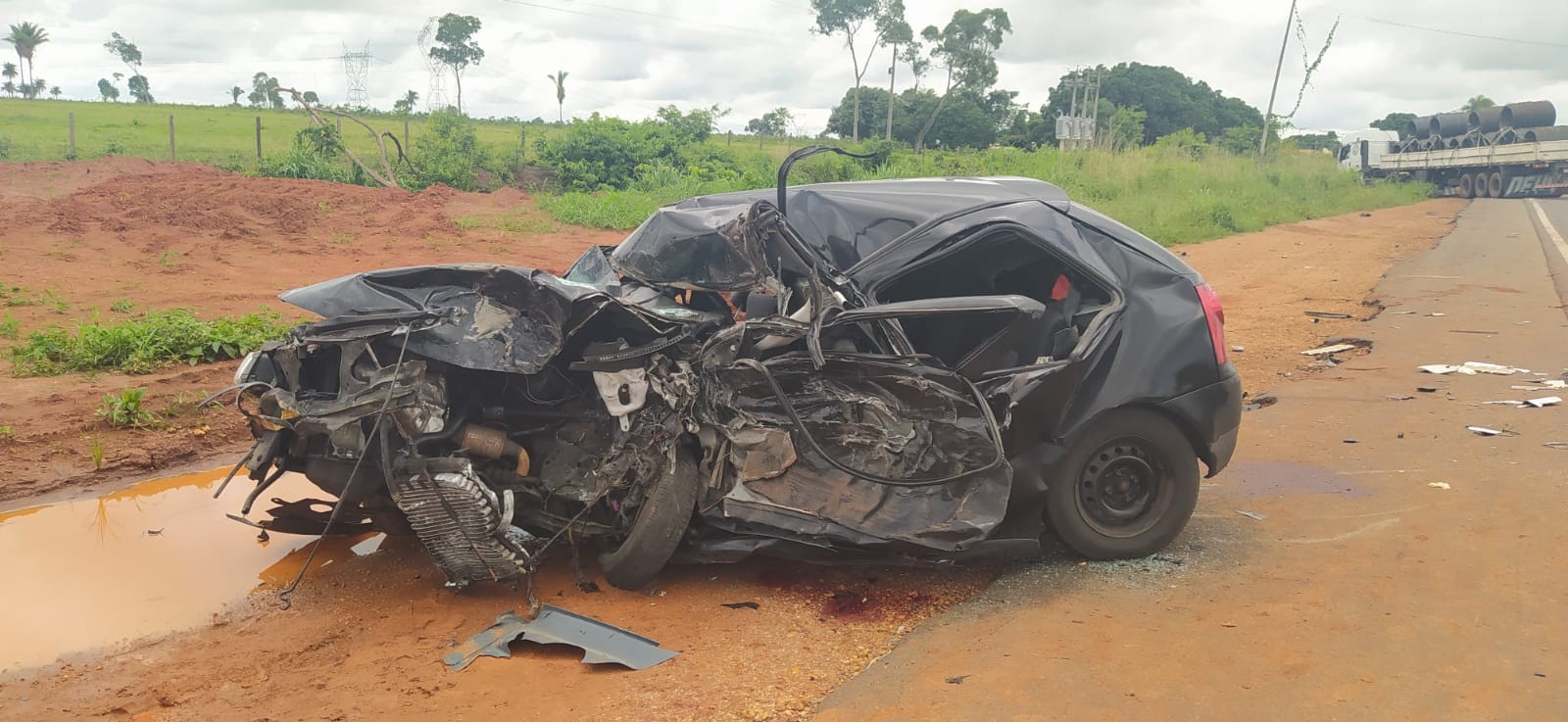 Três pessoas morrem em acidente envolvendo carro e carreta na BR-010 no Maranhão | Maranhão | G1