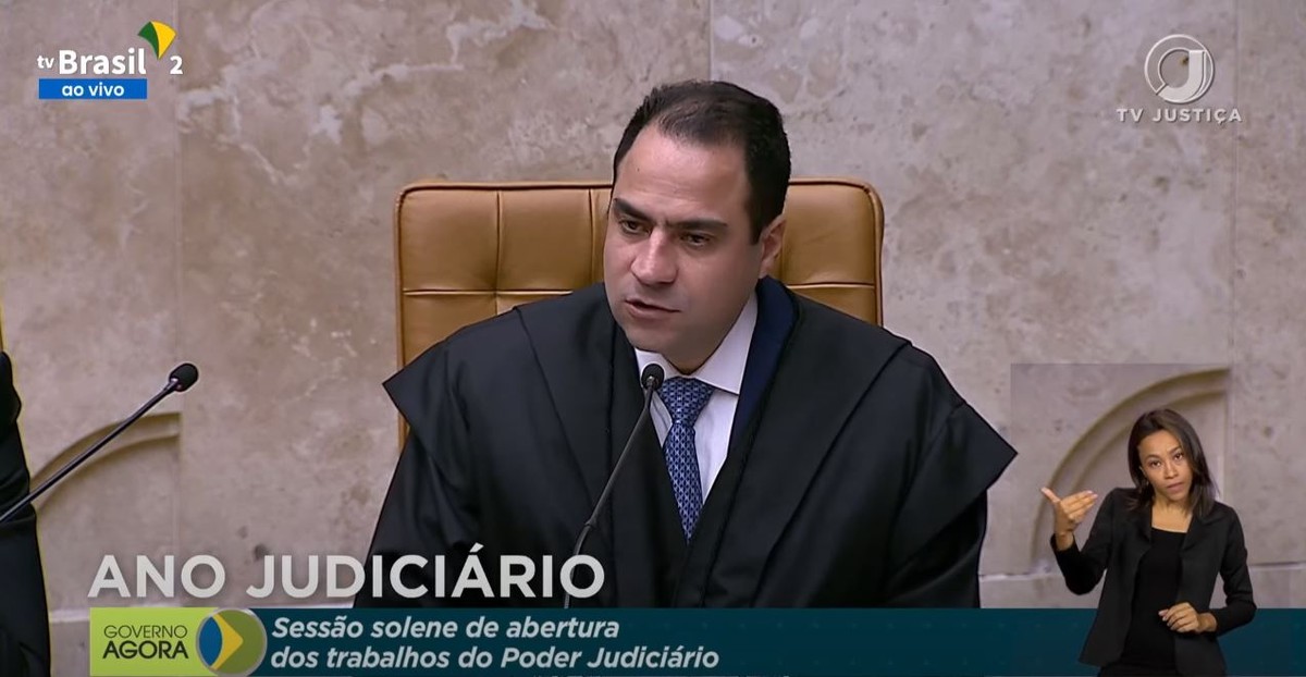 Presidente da OAB, Beto Simonetti, lê manifesto pela democracia na ...