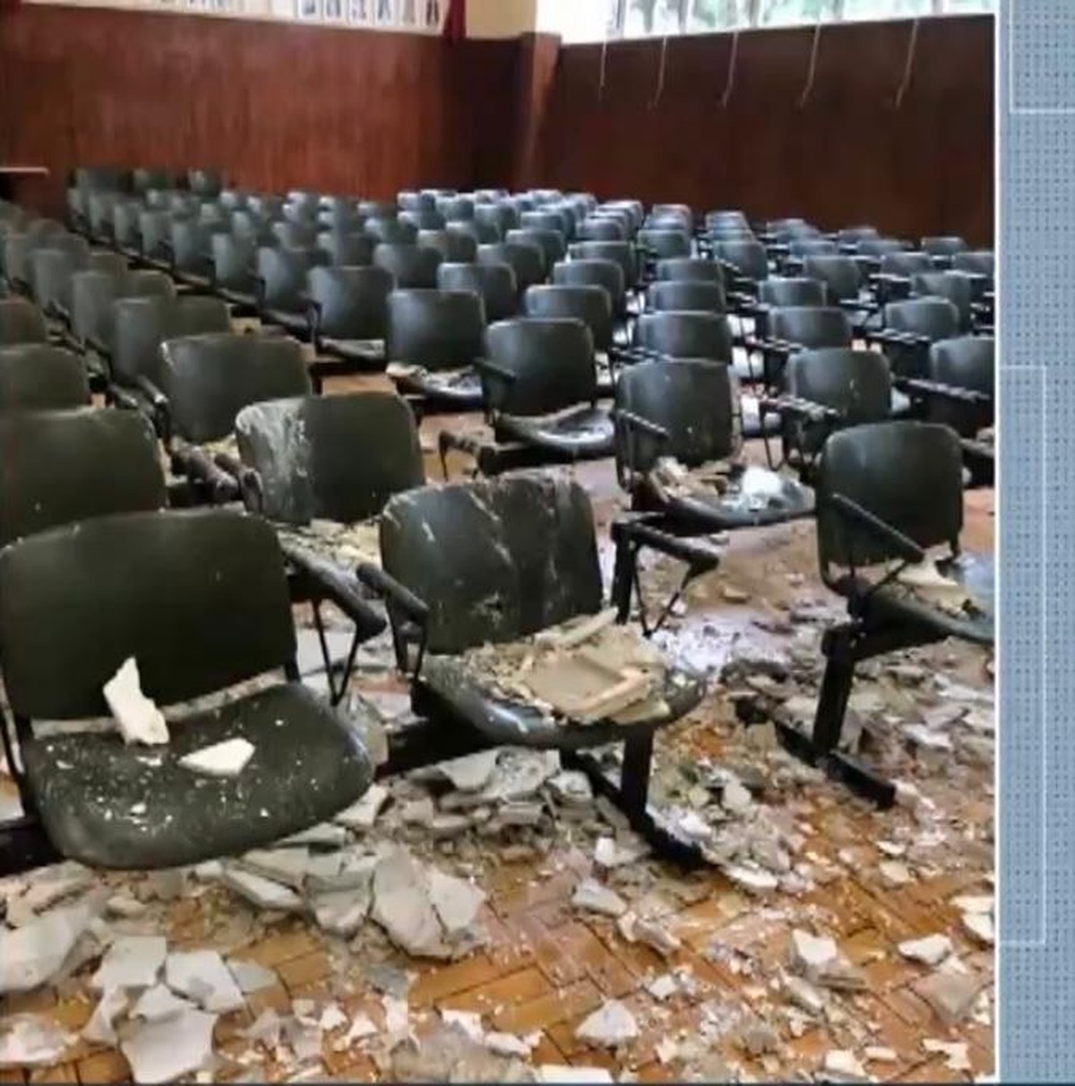 Parte do teto do Fórum Benjamin Colucci cai em Juiz de Fora | Zona da ...