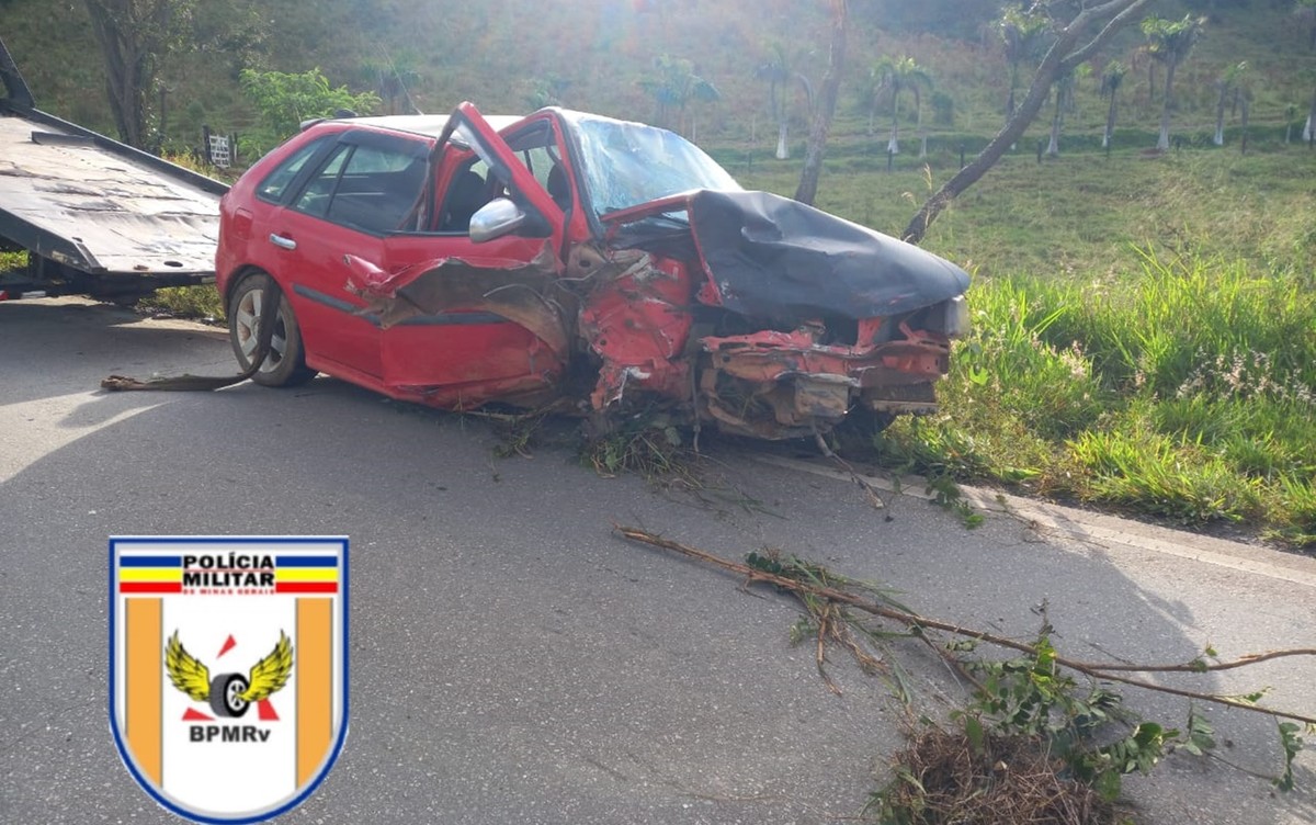 Seis pessoas ficam feridas após batida entre dois carros na MG-290, em Pouso Alegre, MG | Sul de ...