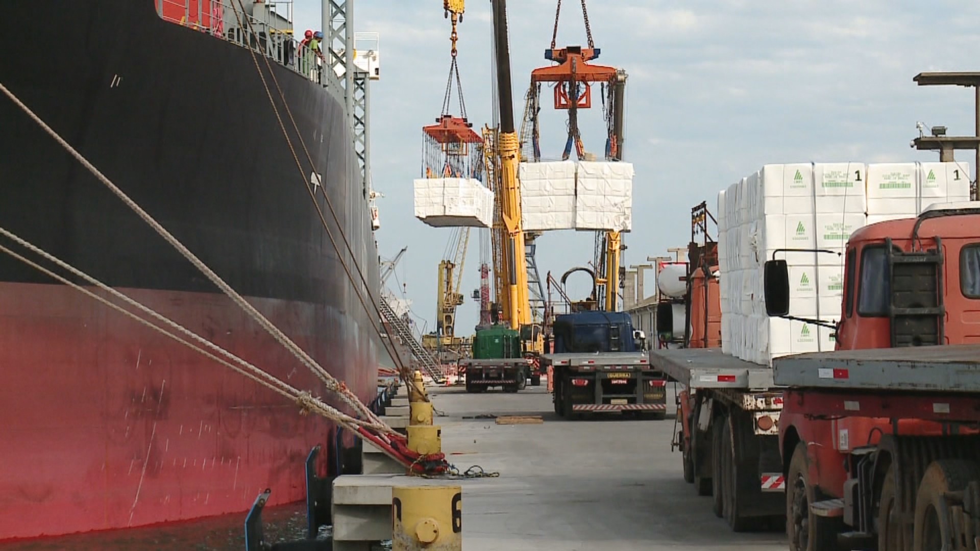 Tarifaço dos EUA: Empresas brasileiras anteciparam exportações na ...