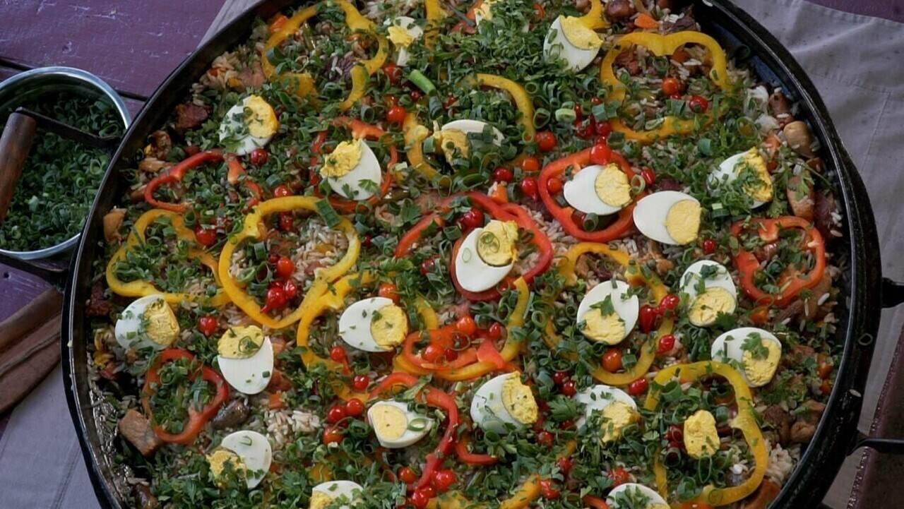 'Hora do Rancho’: veja preparo de receita típica da Espanha, com toque ...