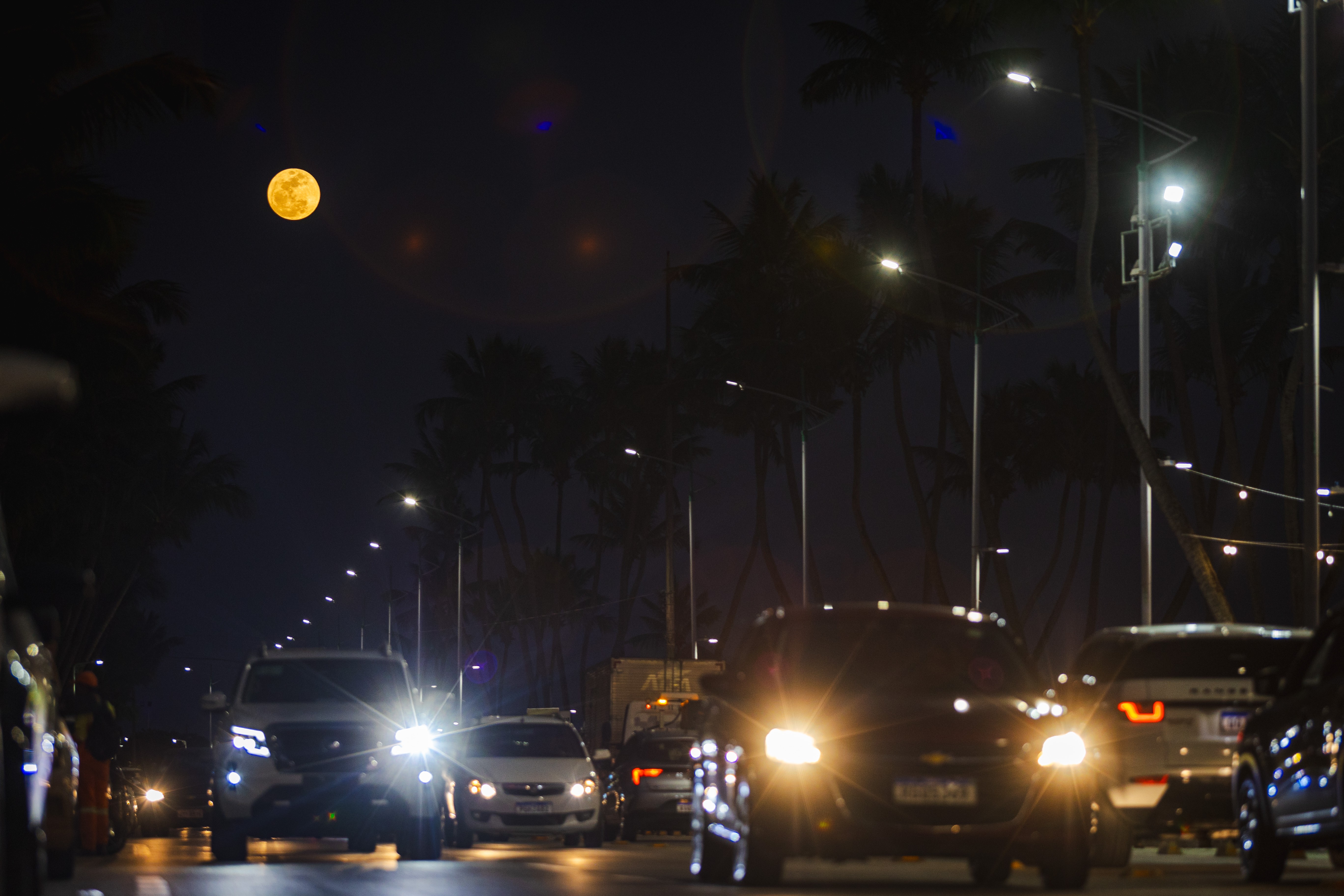 Superlua azul: veja fotos e explicação do fenômeno que faz a Lua ficar ...