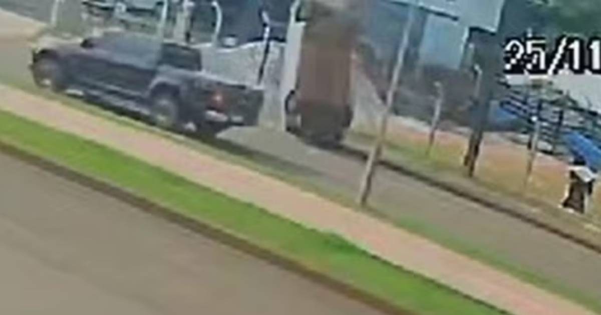 Bombou no g1: vídeo mostra carro estacionado capotando 'sozinho' no ...