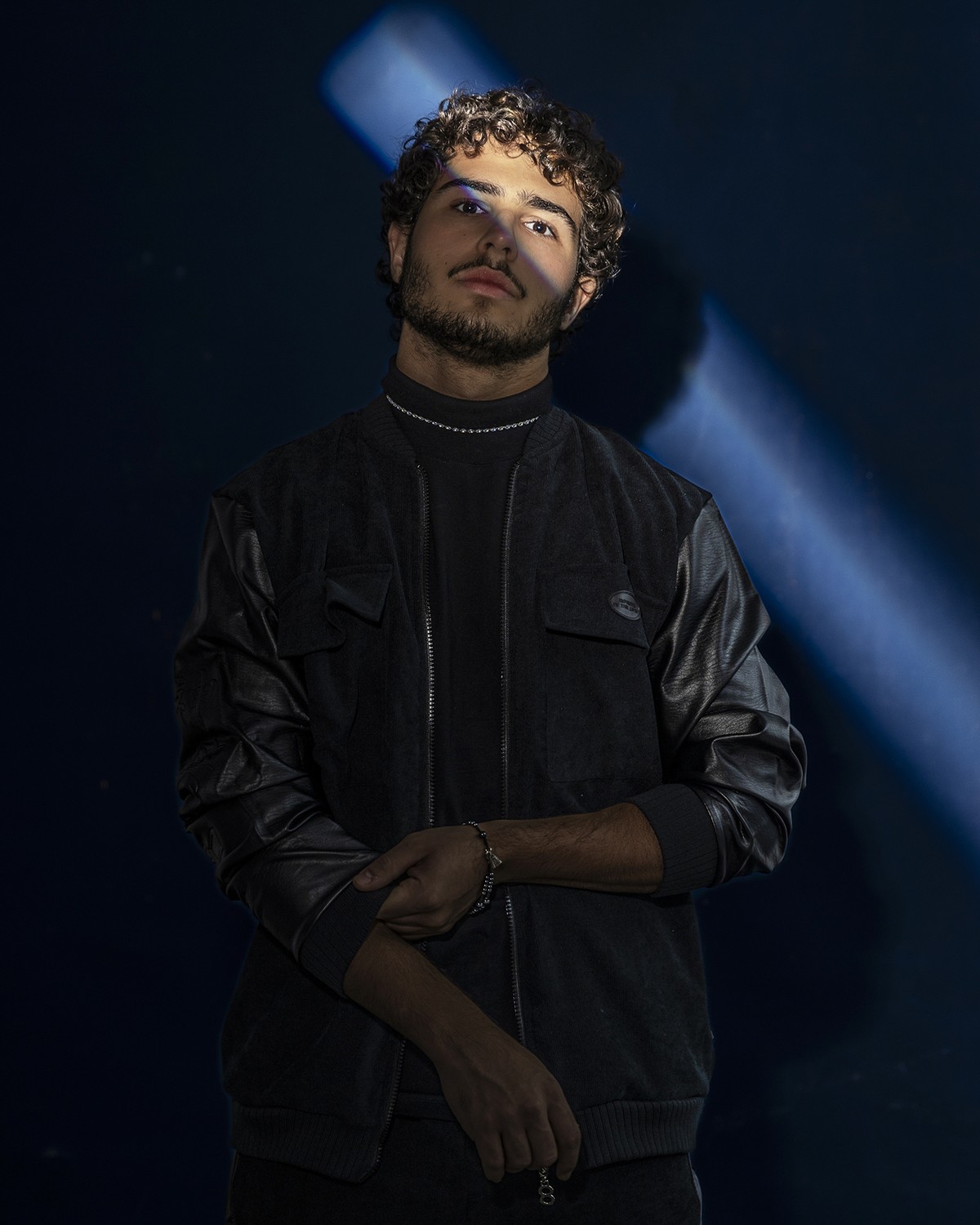 Ator da novela ‘No rancho fundo’, Igor Jansen se apresenta como cantor ...