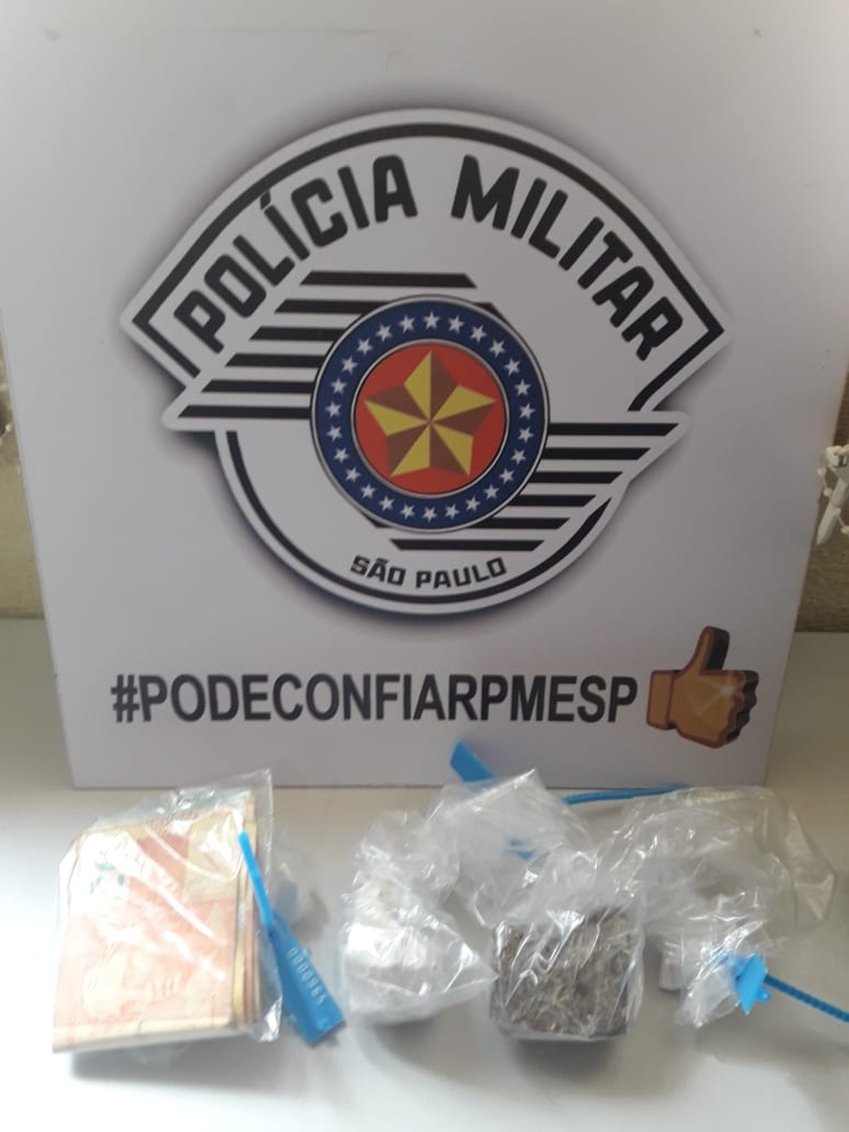 Homem é Preso Por Tráfico De Drogas Após Polícia Achar Entorpecentes Em