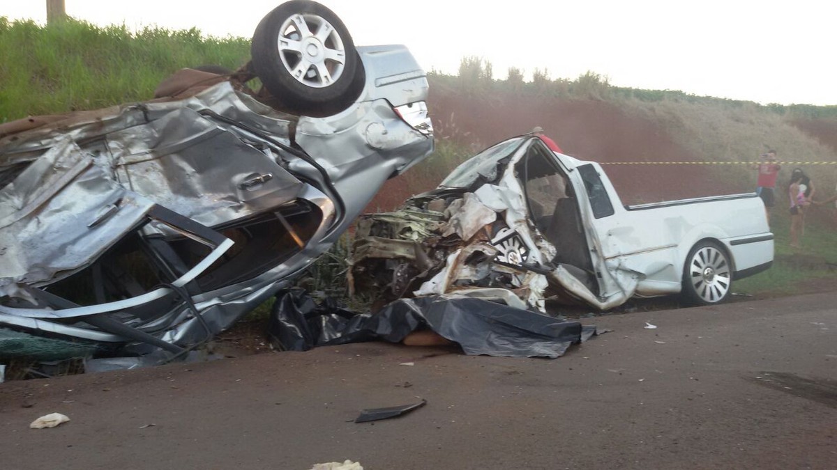 Duas pessoas morrem e outras três ficam feridas em acidente na PR-495, em Medianeira | Oeste e ...
