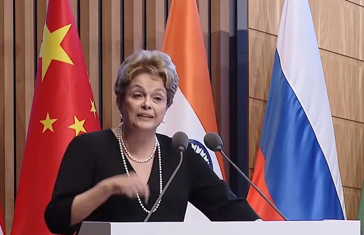 Dilma Rousseff toma posse como presidente do banco dos Brics | Política ...