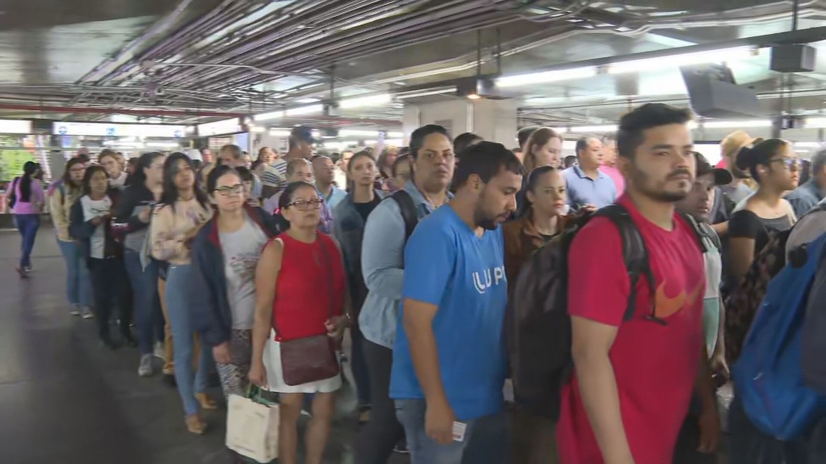 Falha na Linha 1-Azul do Metrô de SP afeta circulação de trens nesta ...