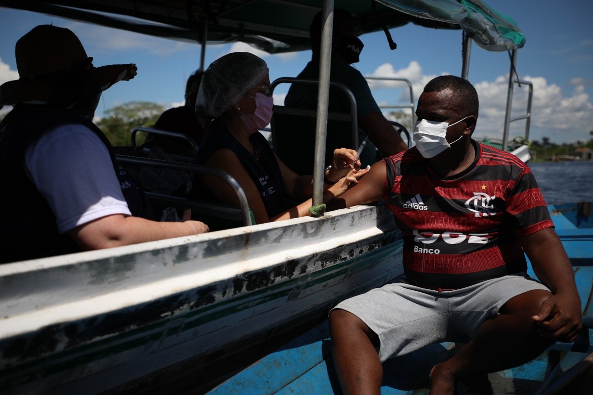 'Fluvi-thru' vacina ribeirinhos contra a Covid-19 no interior do AM ...