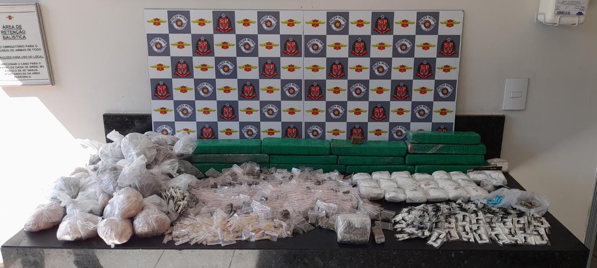 Polícia Rodoviária Apreende Maconha Crack E Cocaína Com Passageiros De