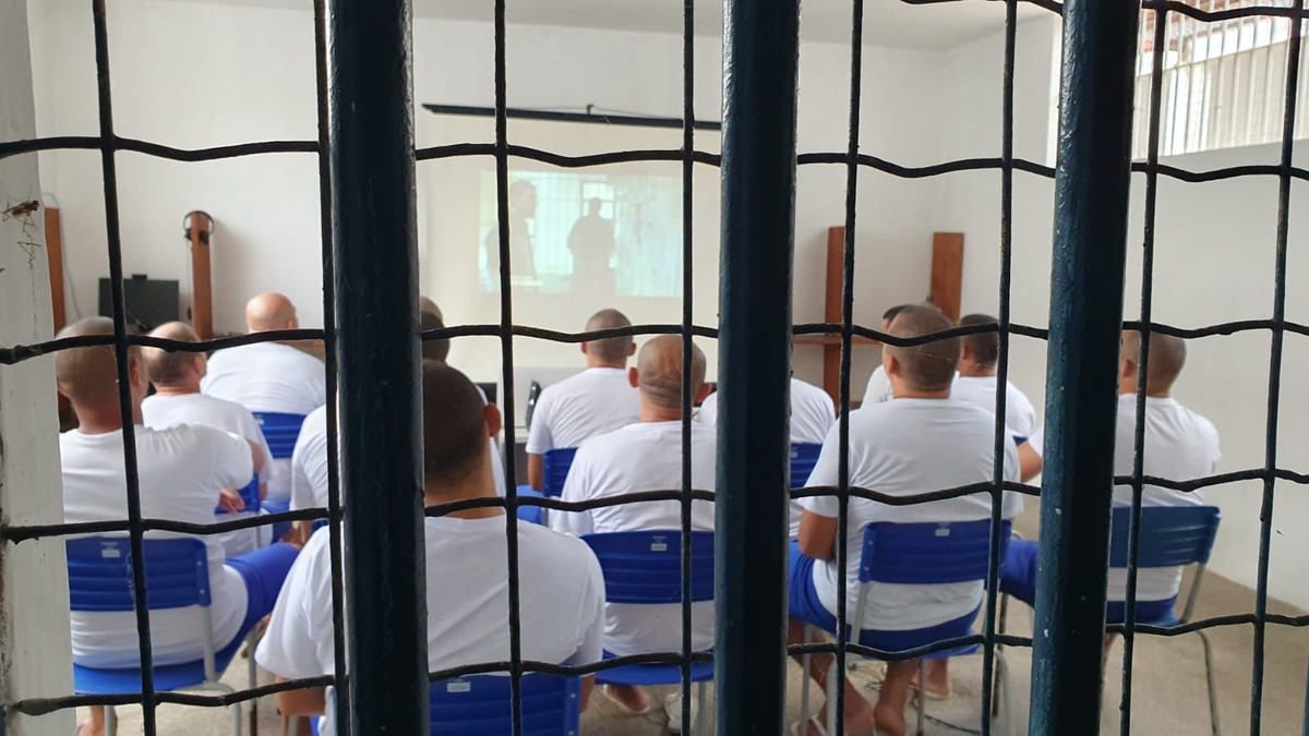 Série que conta história de detento que se forma em direito inspira ...