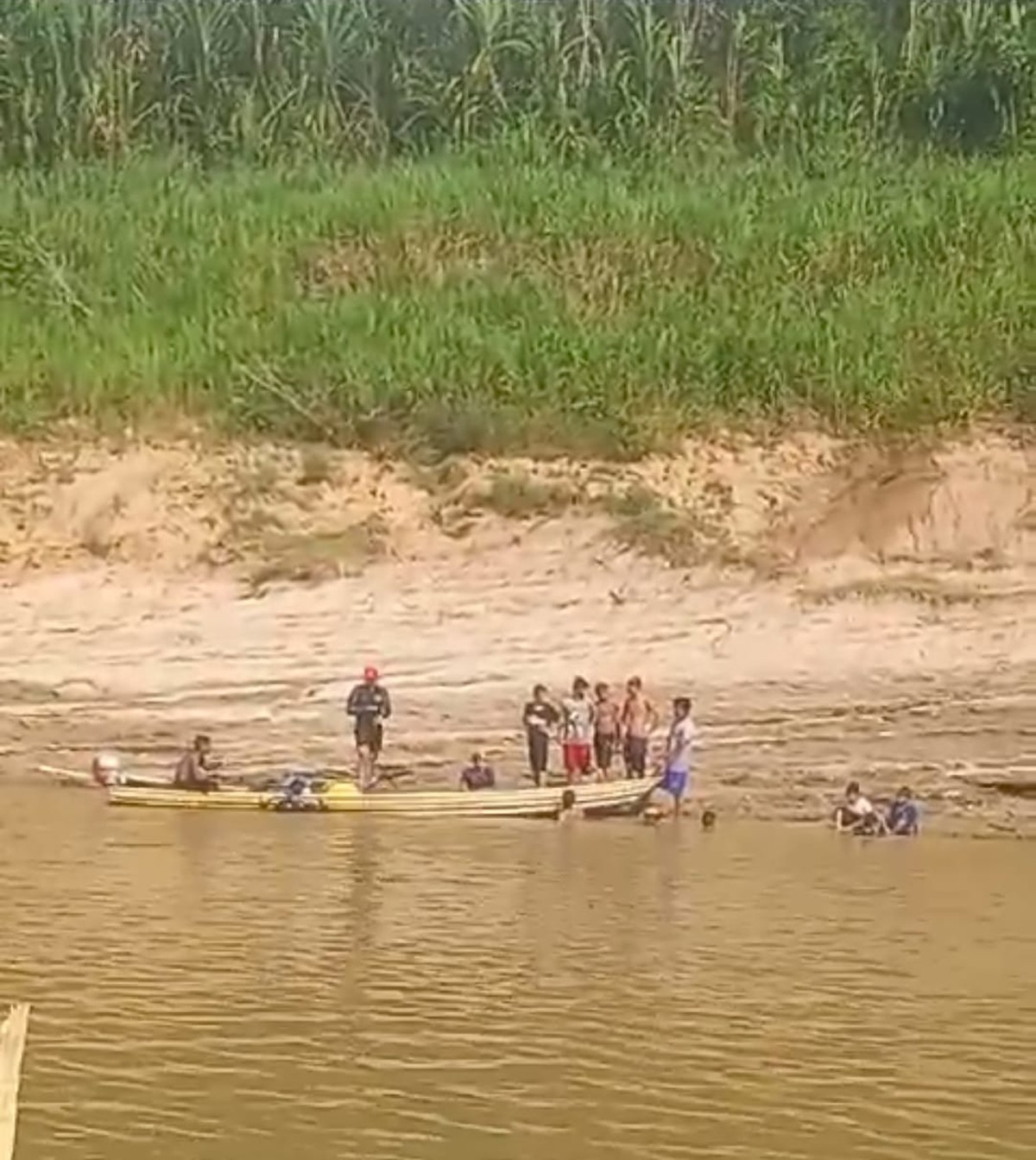 Adolescente de 13 anos morre afogado no interior do AC ao atravessar ...