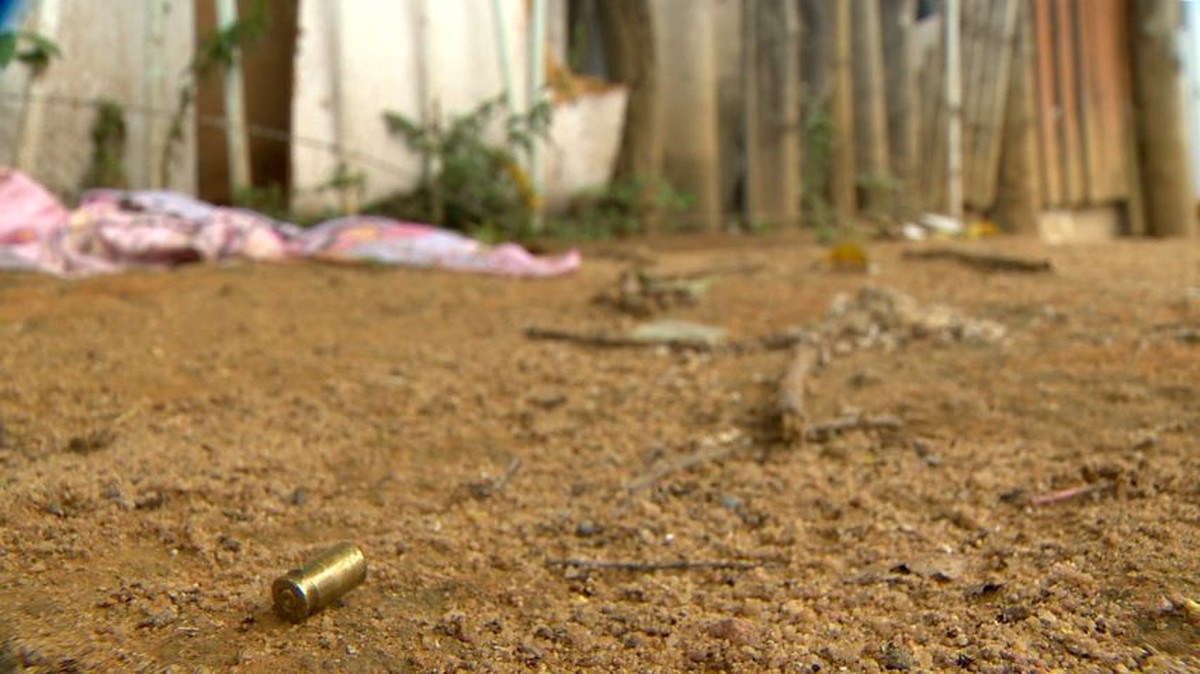 Famílias de vítimas de balas perdidas cobram a solução dos crimes no ES ...