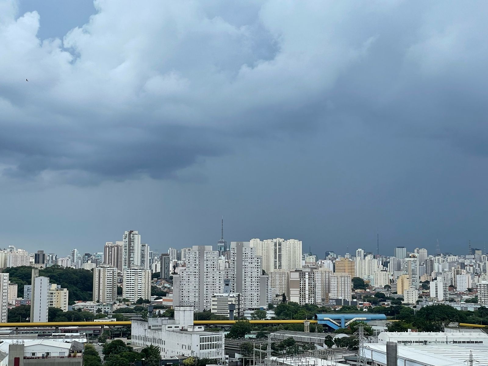 SP: alerta para chuva forte, raios e ventos forte em SP neste domingo | G1