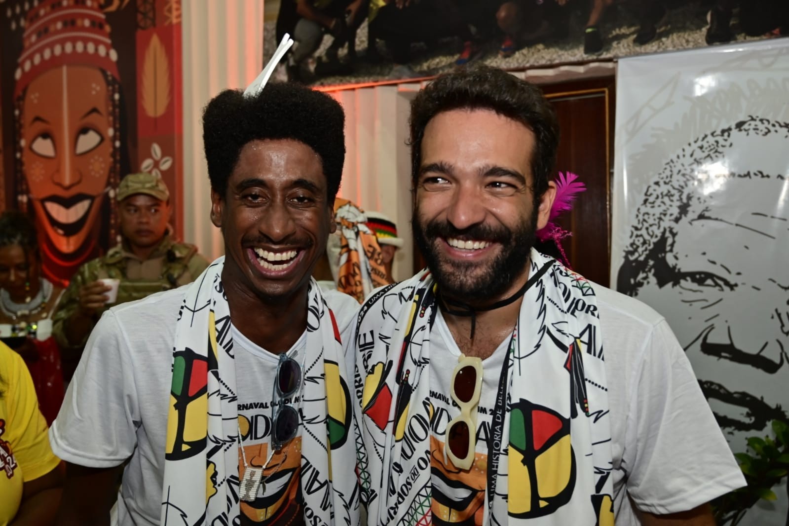 Humberto Carrão, Evaldo Macarrão e Paulo Lessa desfilam com Filhos de Gandhy, tradicional bloco ...